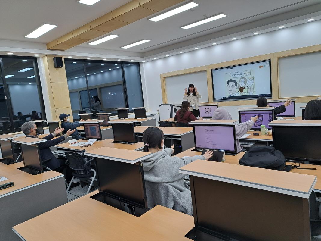 강원도립대학교 평생교육원 포토갤러리 - 웹툰작가 상세화면 | 평생교육원 > 열린마당 > 포토갤러리